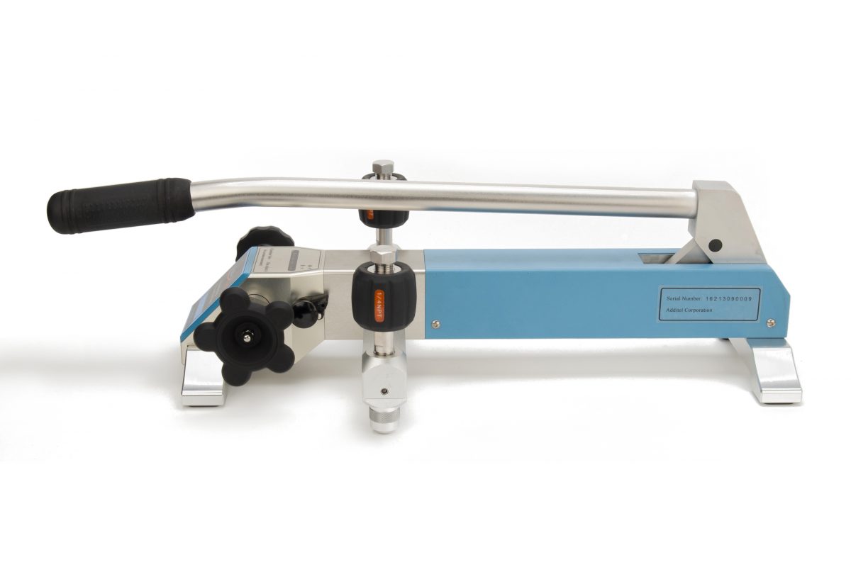 Additel 920 and 920HV Pneumatic High Pressure Test Pump - Deltakon Sales